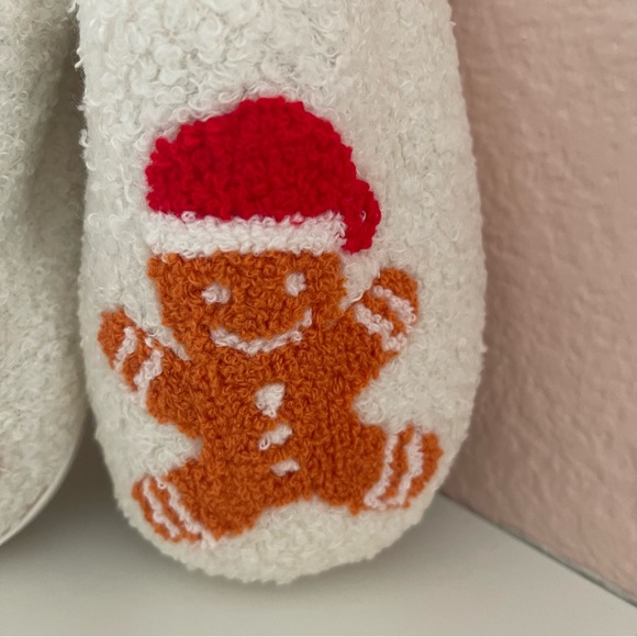 Shoes | Nwt Christmas Gingerbread Man Fuzzy Slipperswarm Cozy Soft ...